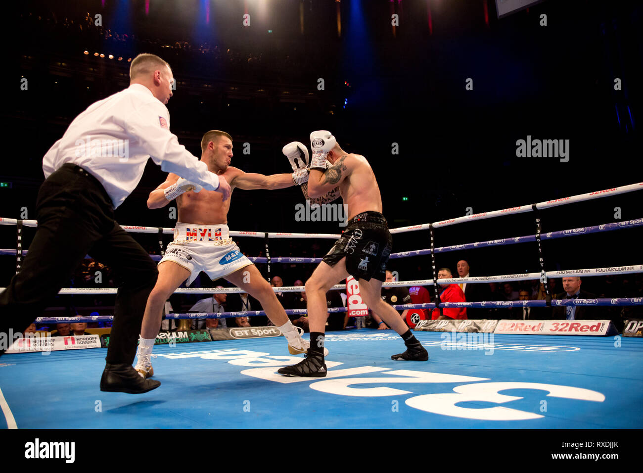 World middleweight boxing champions hi-res stock photography and images ...