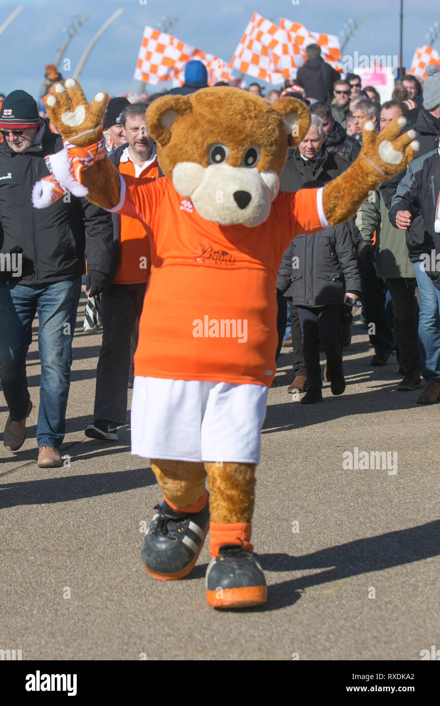 Blackpool mascot hi-res stock photography and images - Alamy