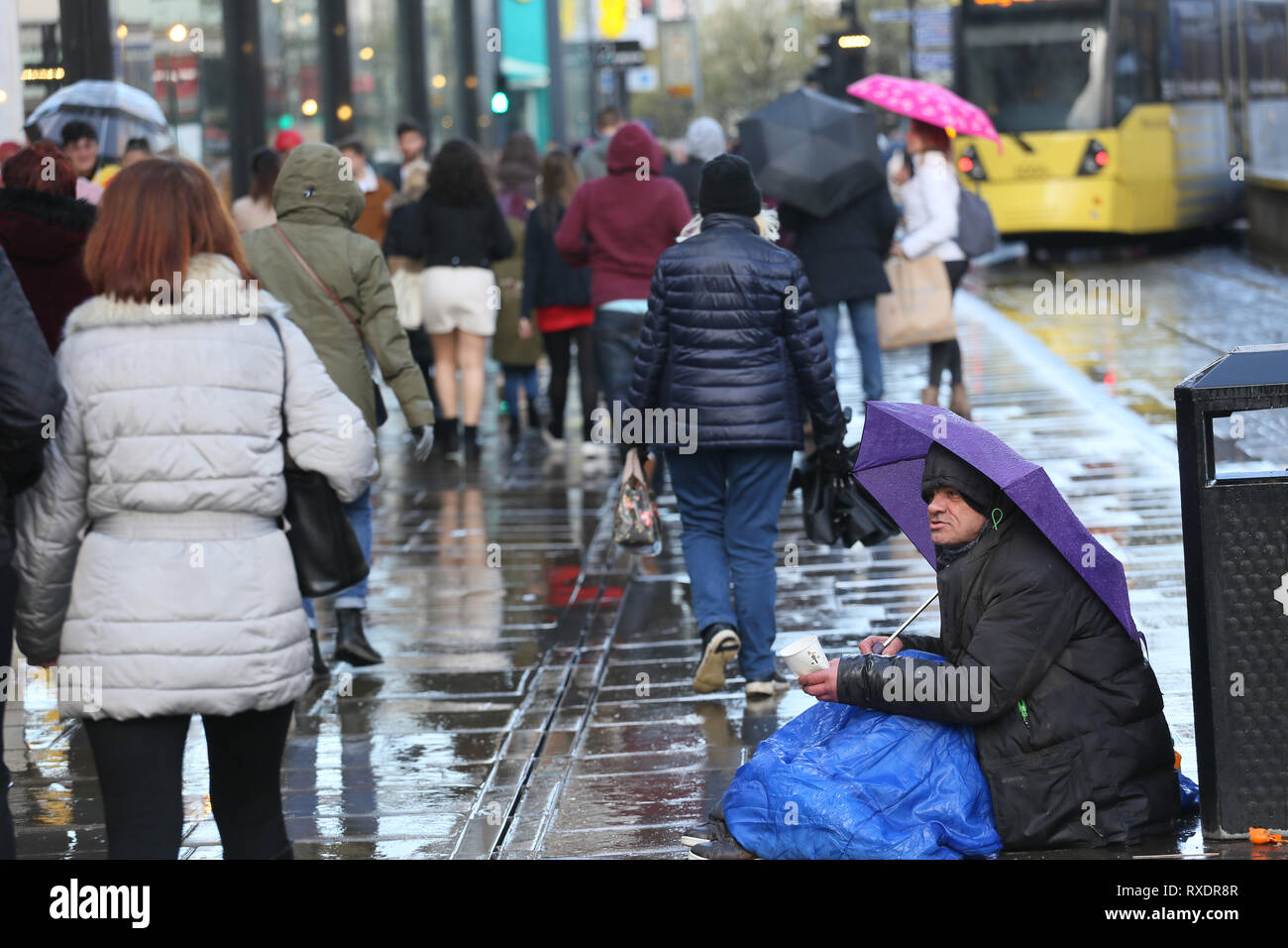 Homeless umbrella rain uk hi-res stock photography and images - Alamy