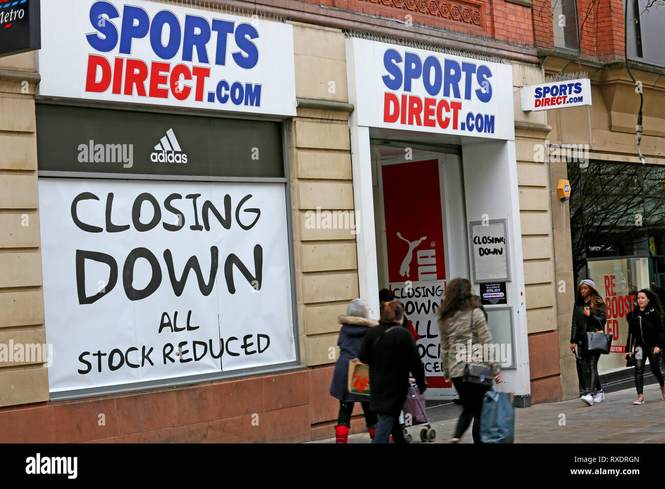 Manchester high street shoppers hi-res stock photography and images - Alamy