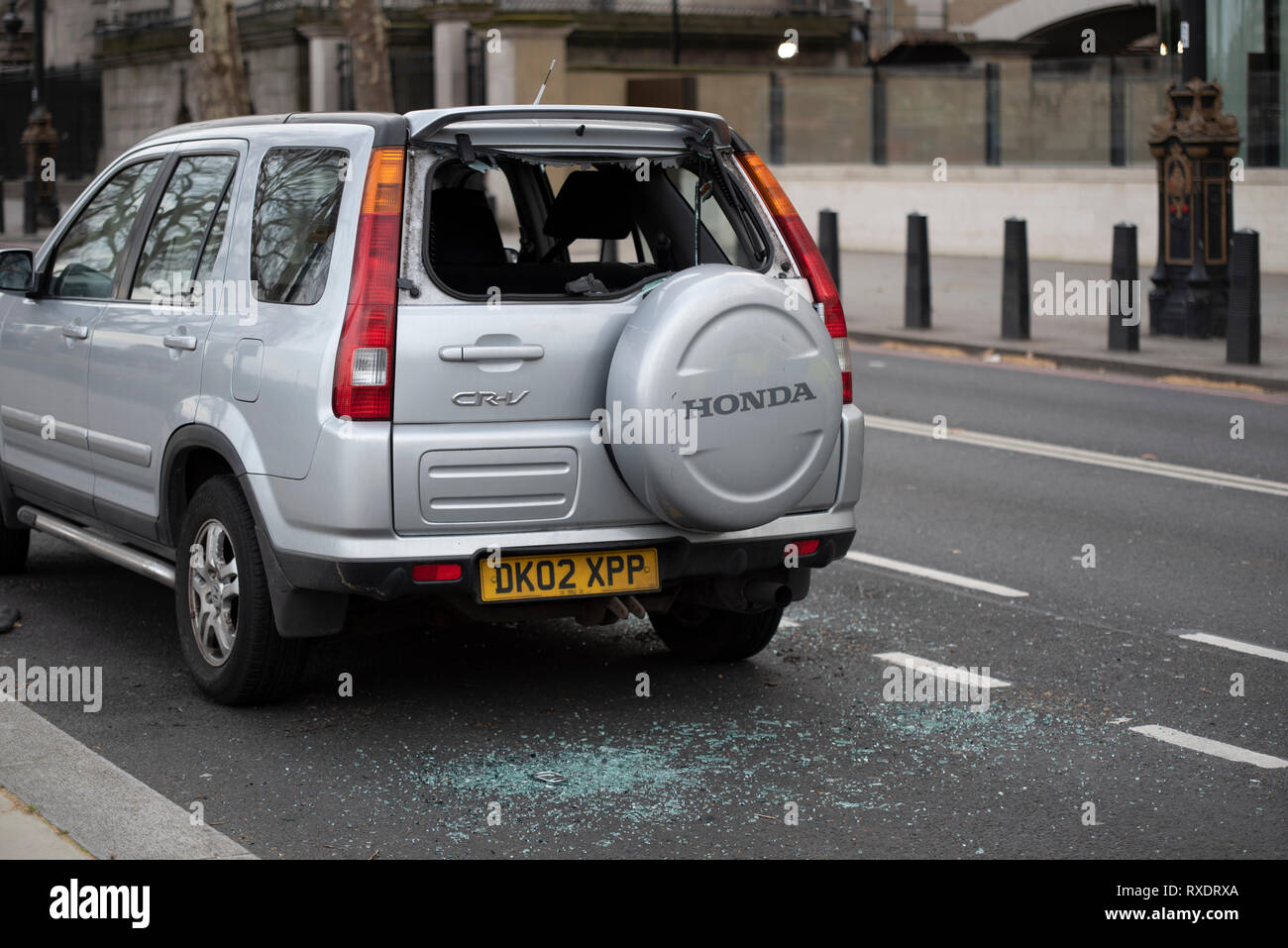 Suspicious car hi-res stock photography and images - Alamy