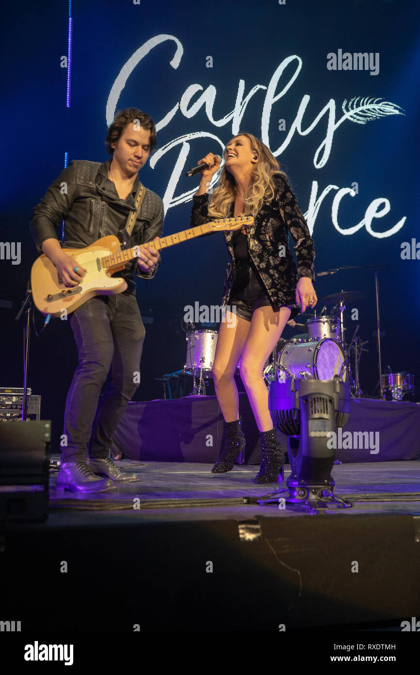 Carly pearce c2c hi-res stock photography and images - Alamy