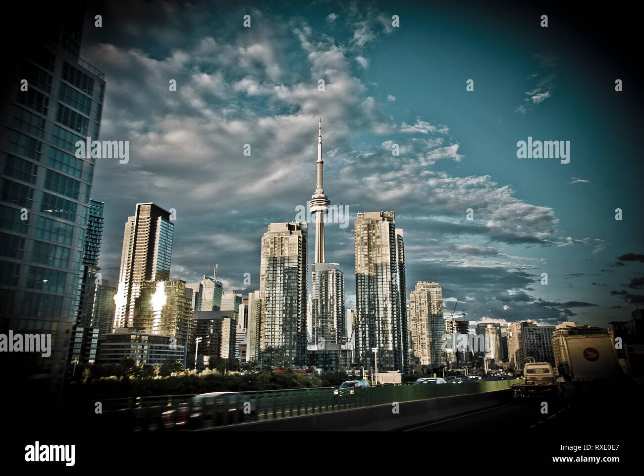 Toronto skyline daytime hi-res stock photography and images - Alamy