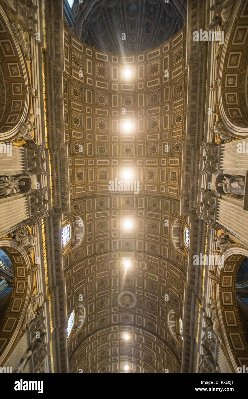 VATICAN CITY, VATICAN - NOVEMBER, 2018: The St. Peter's basilica is ...