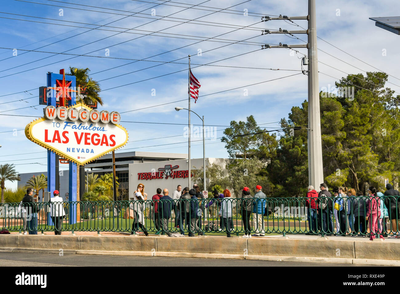 Las vegas people in front welcome hi-res stock photography and images ...