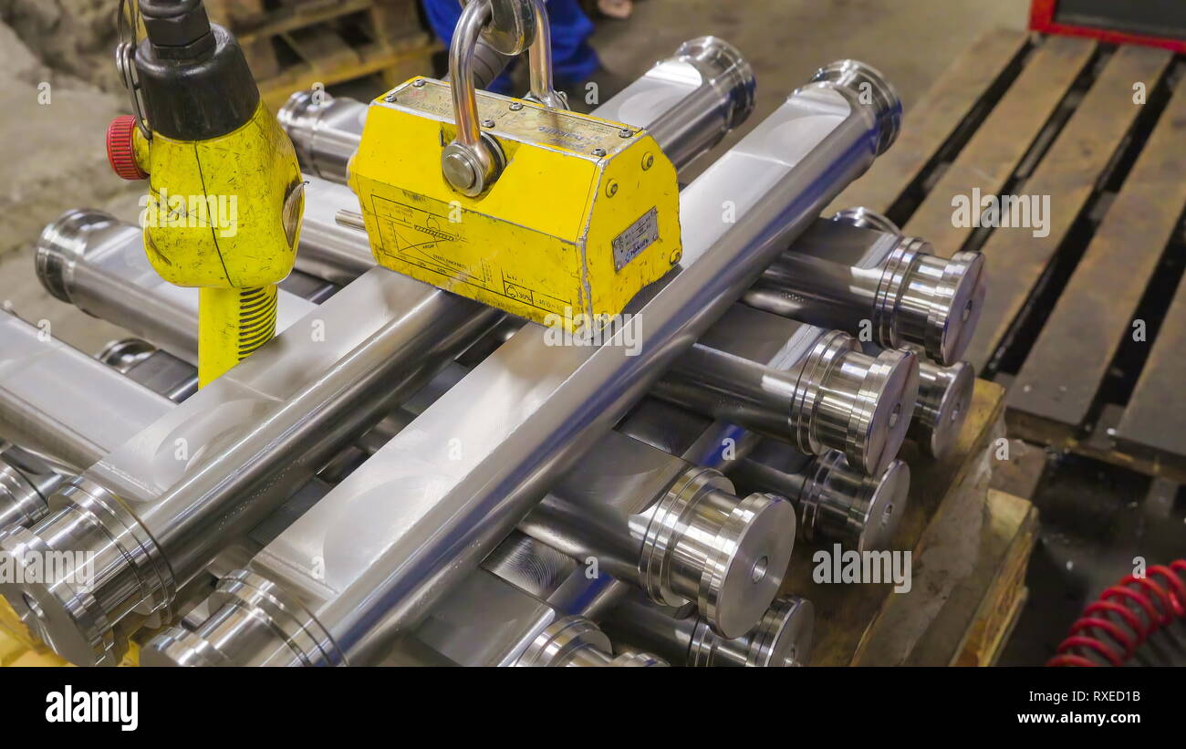 Horizontal milling machine hi-res stock photography and images - Alamy