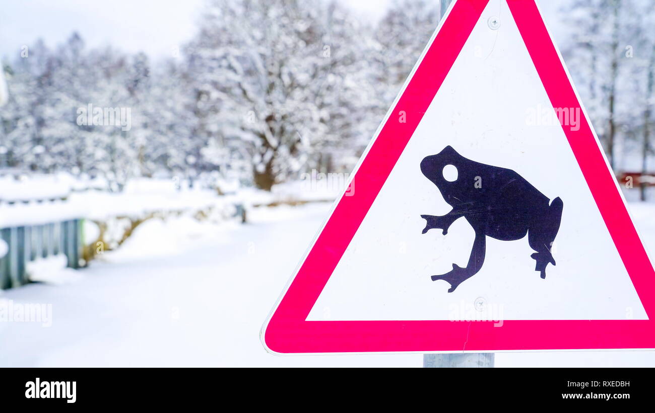 Frog sign hi-res stock photography and images - Alamy