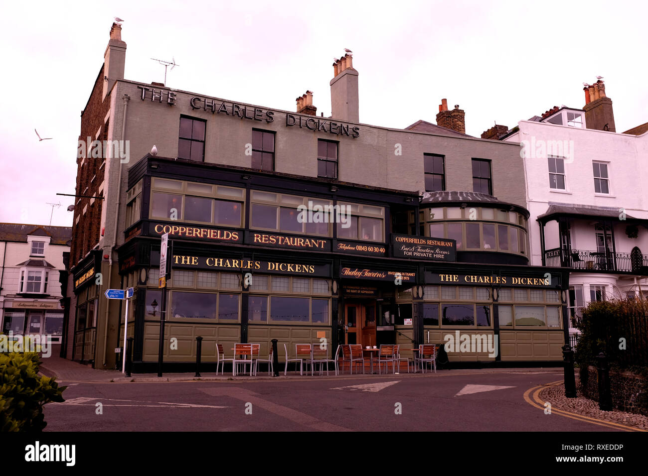 Charles dickens pub hi-res stock photography and images - Alamy
