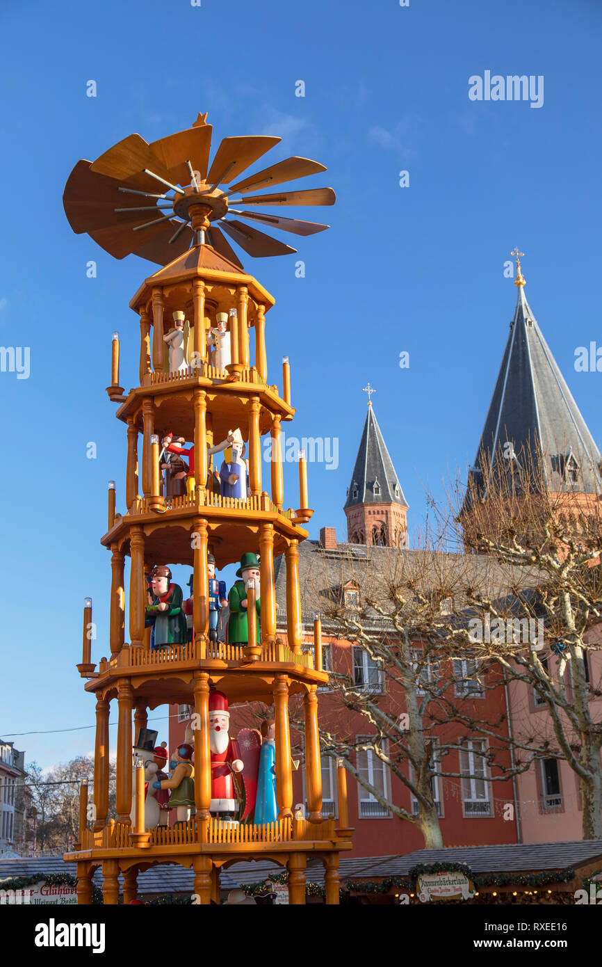 Christmas pyramid at Christmas Market, Mainz, Rhineland-Palatinate ...