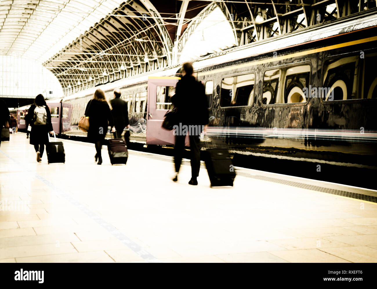 London Train Station Platform Stock Photo - Alamy
