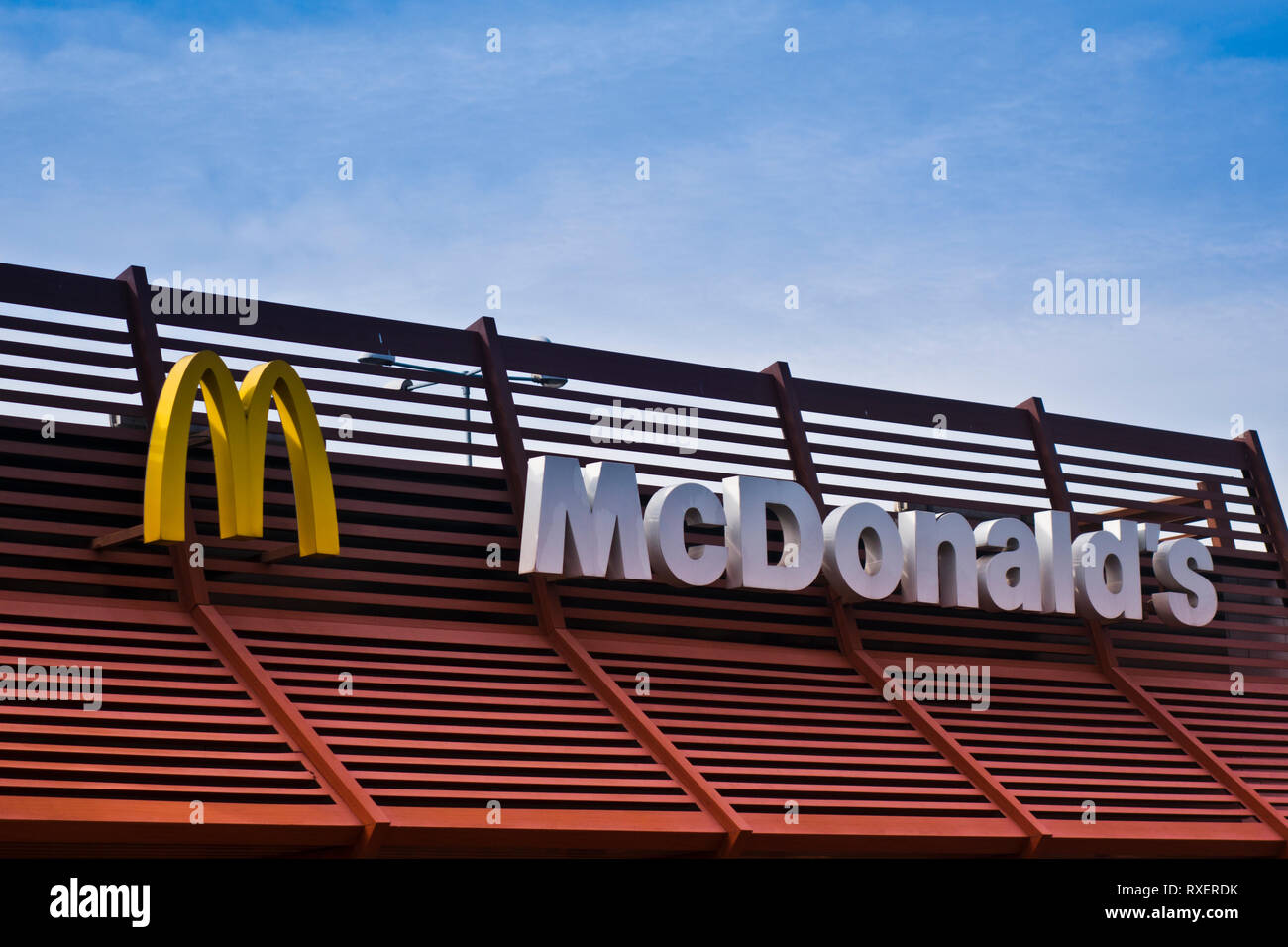 McDonald's restaurant logo Stock Photo - Alamy