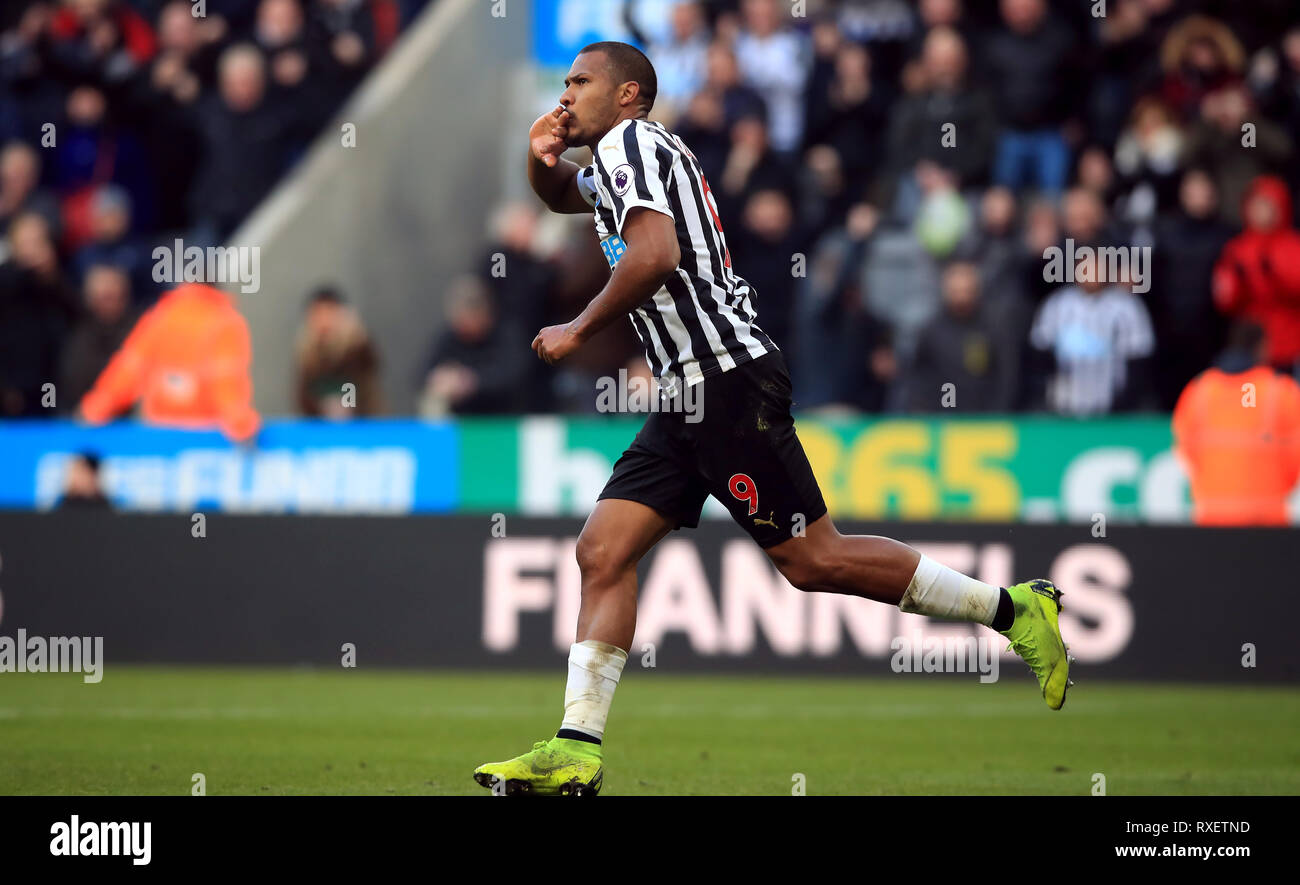 Newcastle uniteds salomon rondon celebrates scoring hi-res stock ...