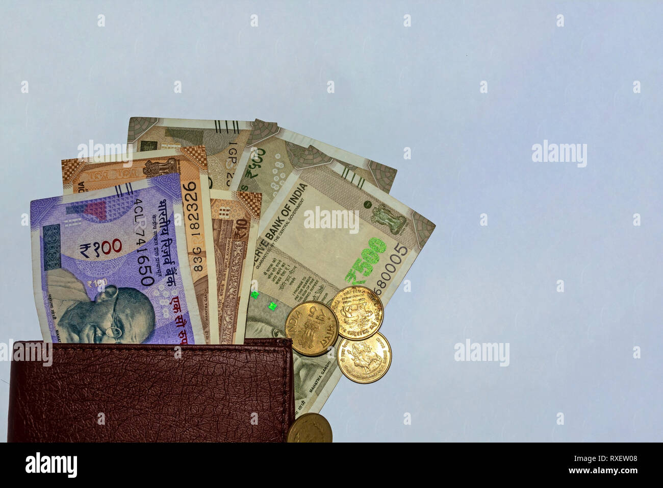 India Rupee Banknote 100 High Resolution Stock Photography and Images ...