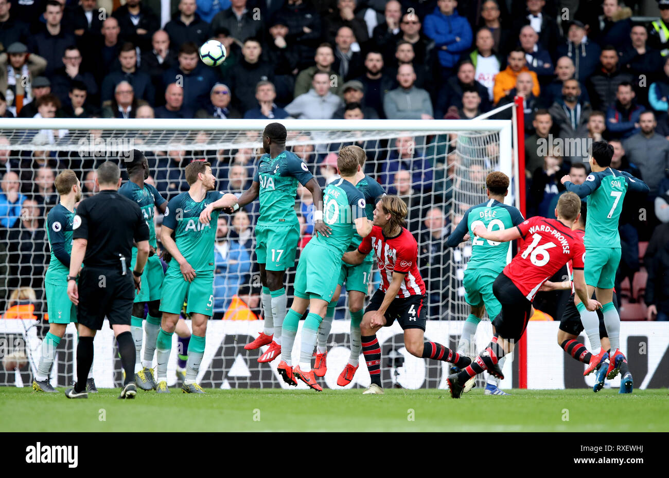 James ward prowse free kick hi-res stock photography and images - Alamy