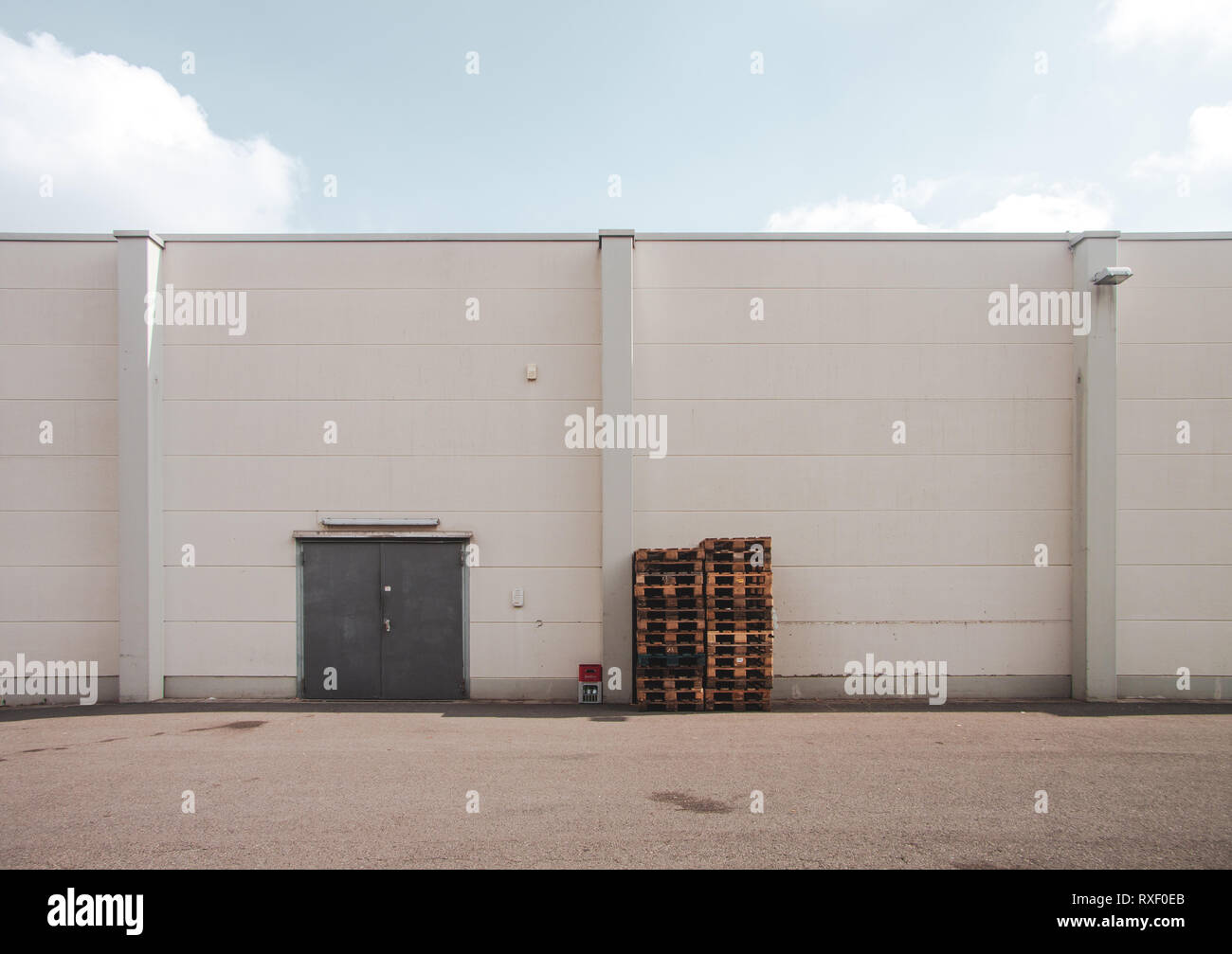 Back entrance to a supermarket Stock Photo - Alamy