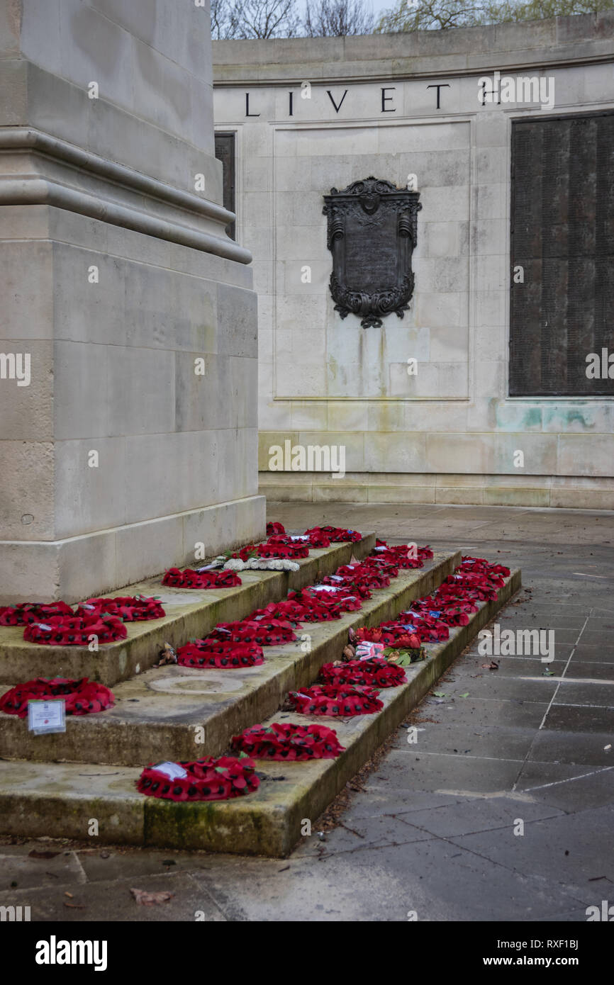Poppy wreaths laid on hi-res stock photography and images - Alamy