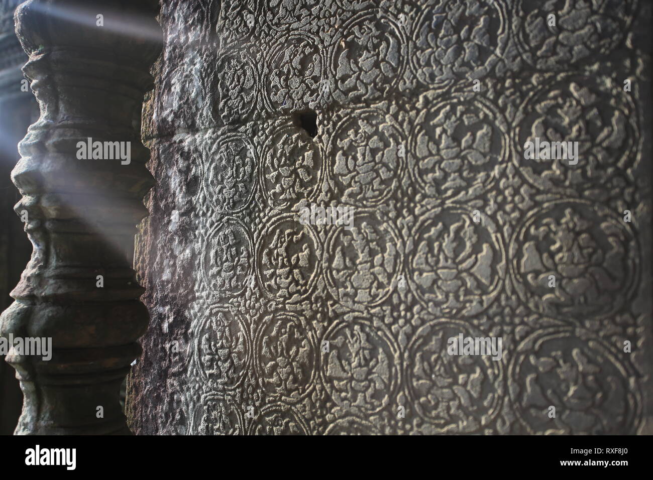 angkor wat wall Stock Photo - Alamy