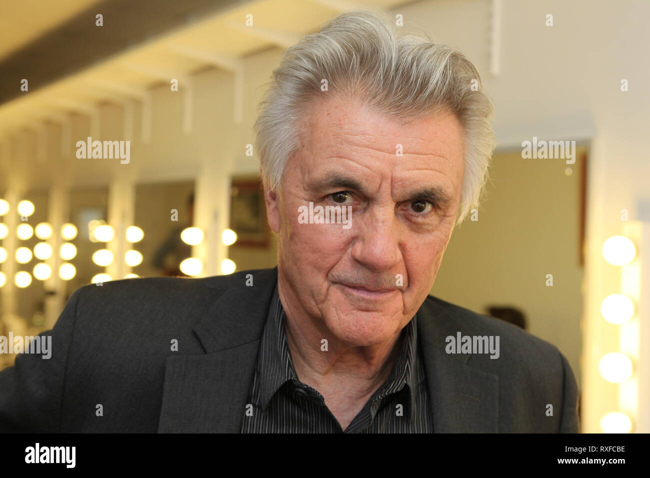 John irving hi-res stock photography and images - Alamy