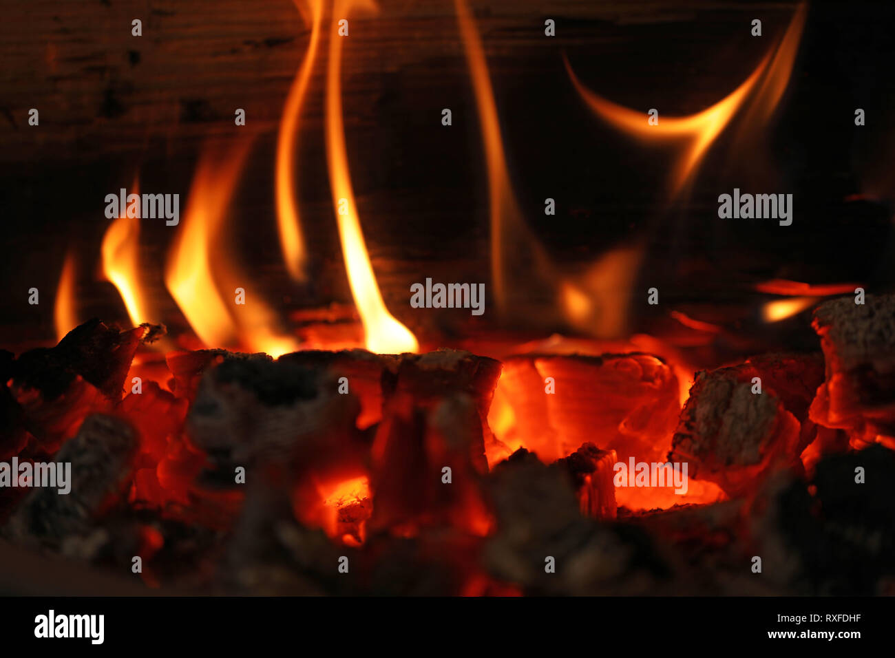 Wood Fire Glow Embers Stock Photo - Alamy