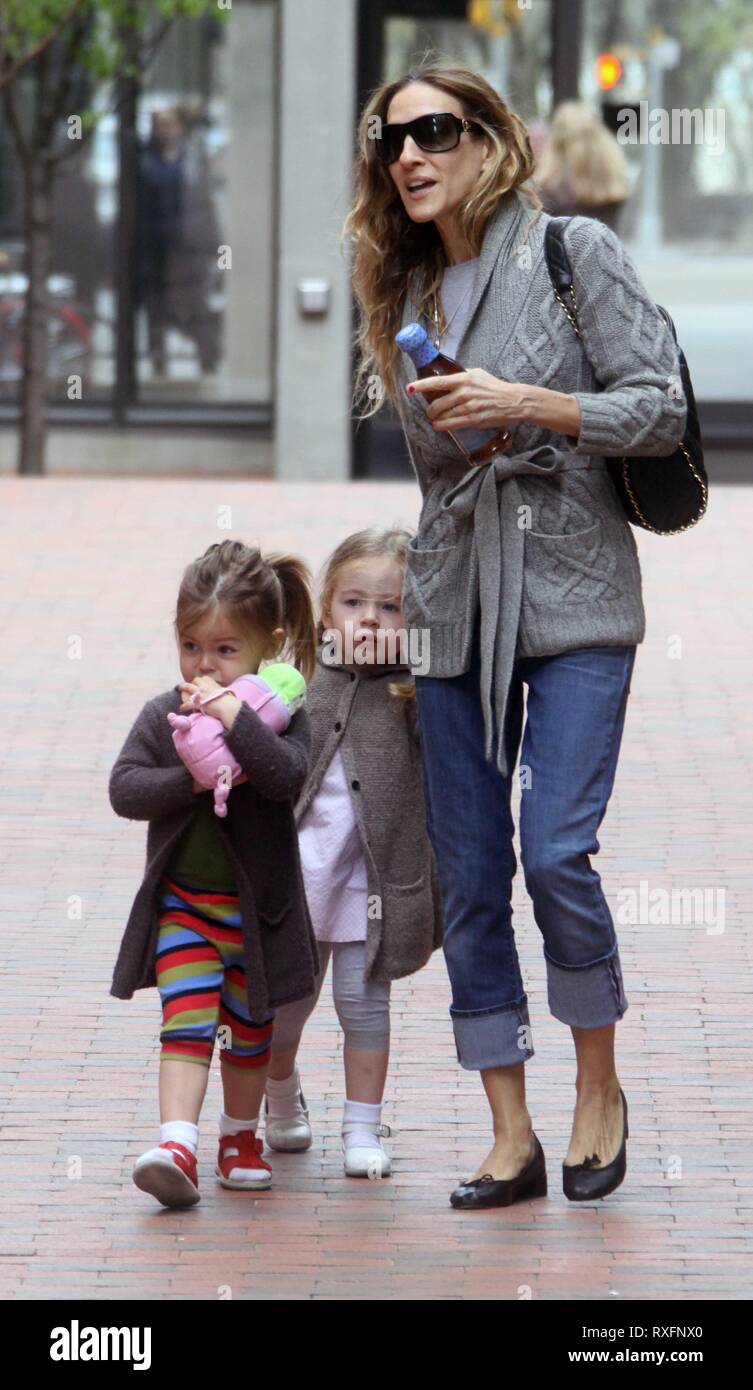 SARAH JESSICA PARKER and daughters MARION and TABITHA 2012 Photo By ...