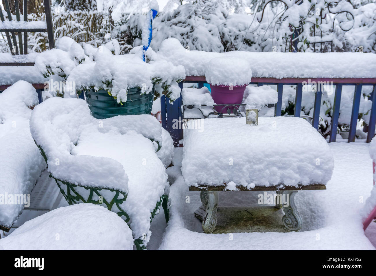 Ruler in snow hi-res stock photography and images - Alamy