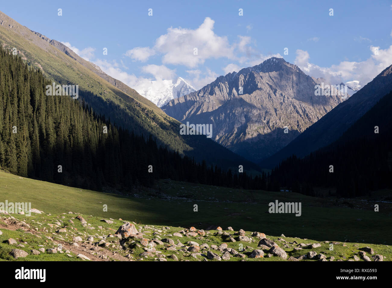Trek to altyn arashan hi-res stock photography and images - Alamy
