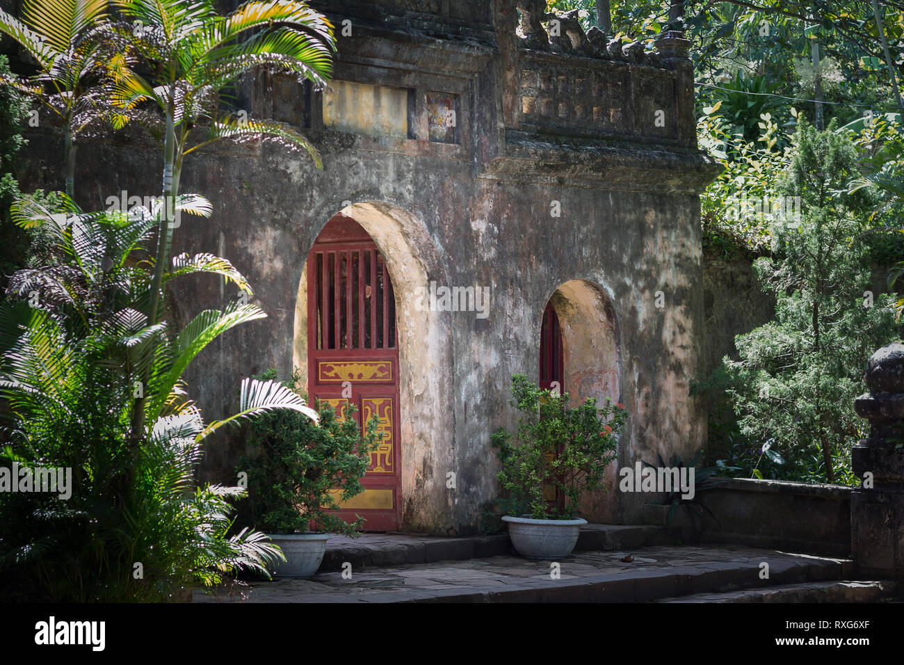 entrance gate into castle Stock Photo - Alamy