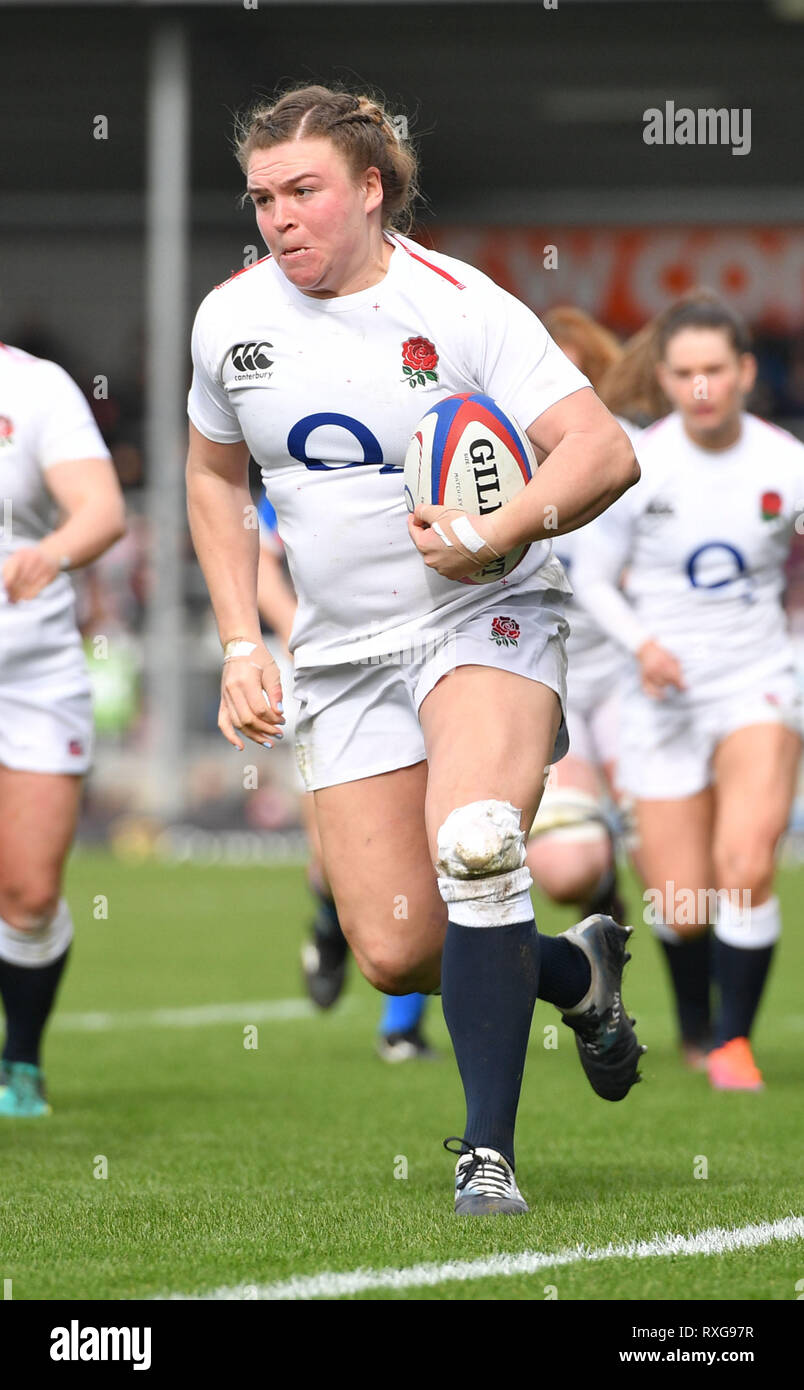 England's Sarah Bern during the Women's Six Nations match at Sandy Park ...
