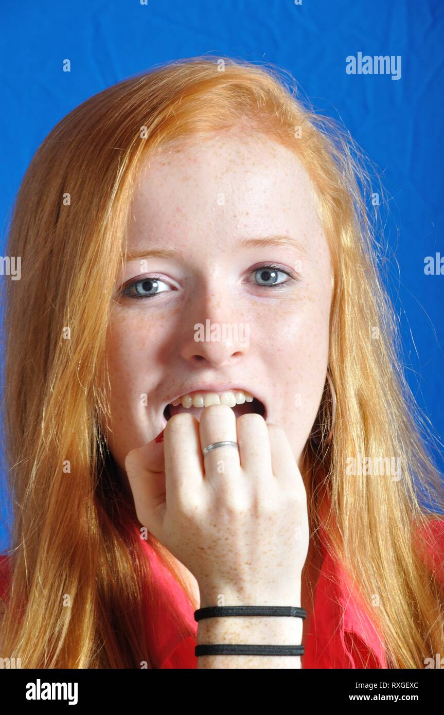 Teen scared hi-res stock photography and images - Alamy