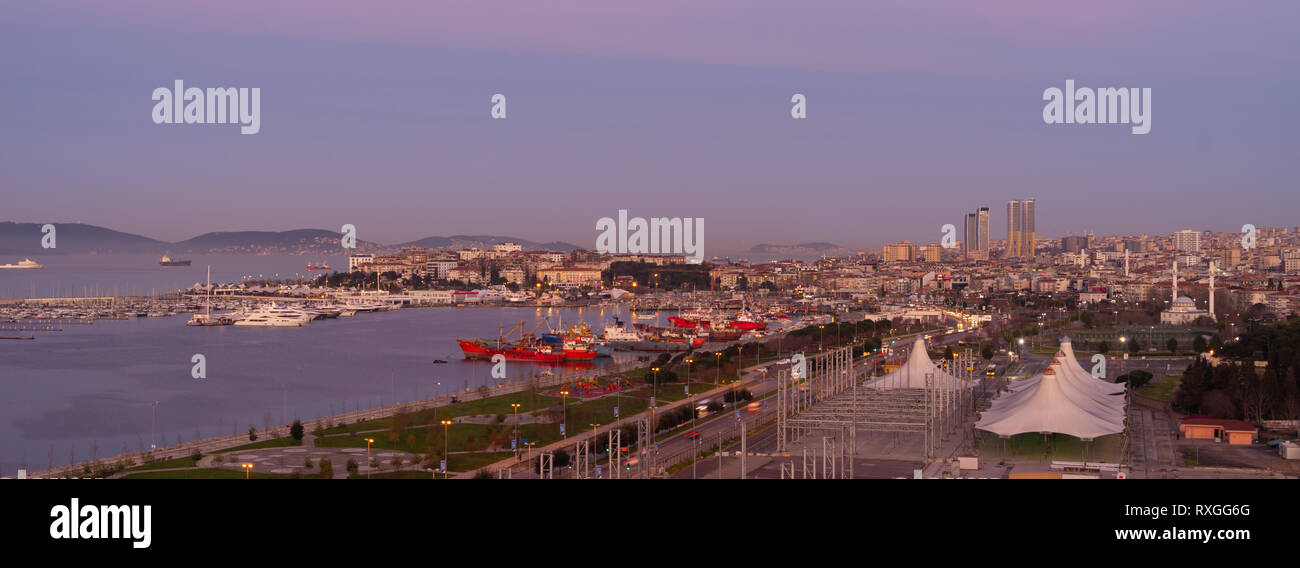 Rooftop istanbul hi-res stock photography and images - Alamy