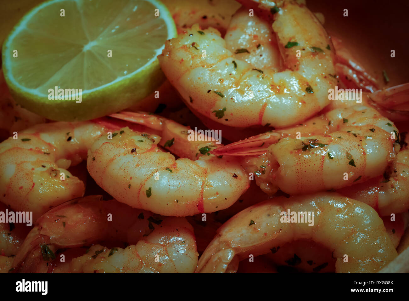 marinated and peeled shrimp prawn with slice of lemon Stock Photo - Alamy