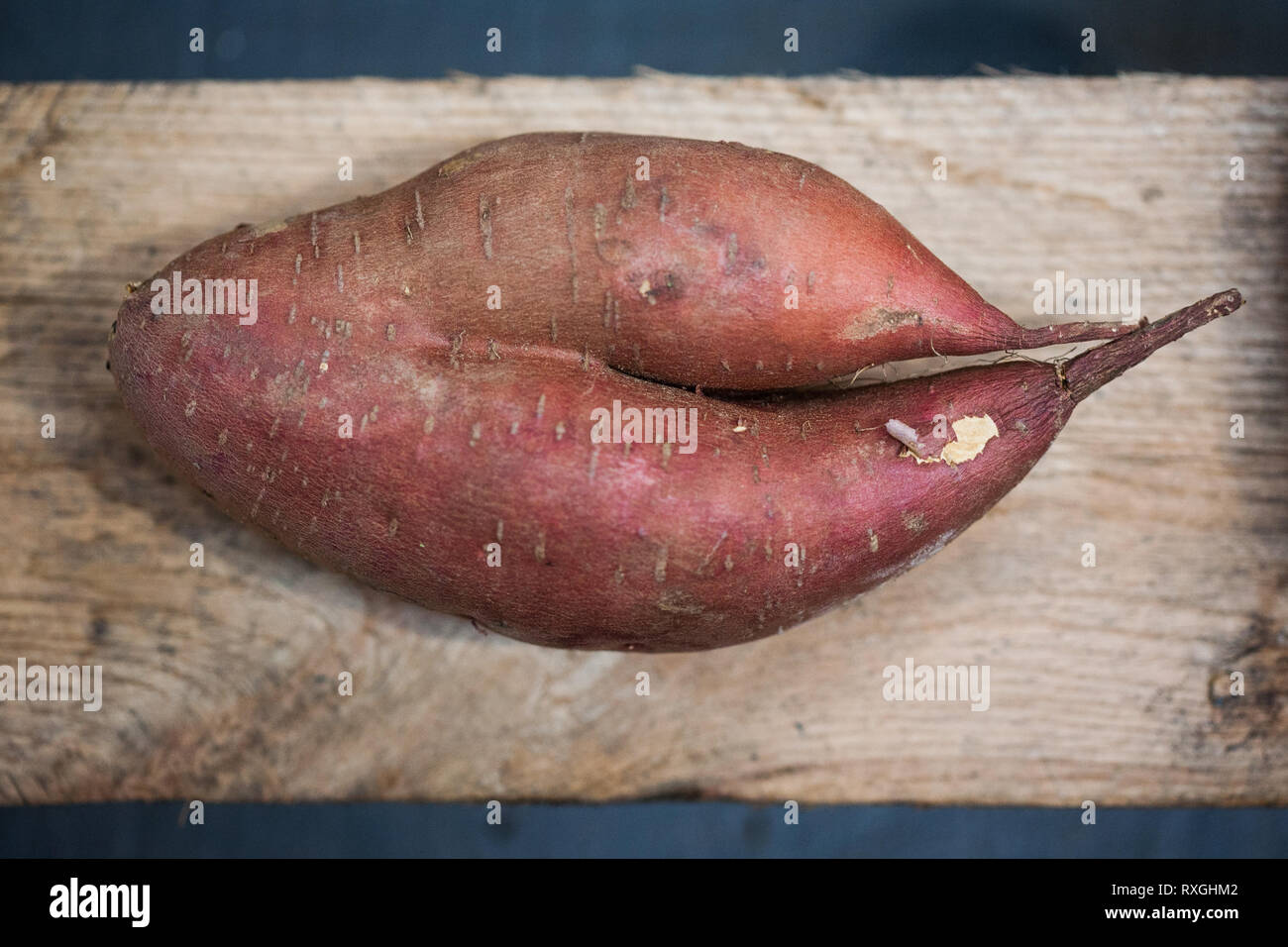 Misshapen potato hi-res stock photography and images - Alamy