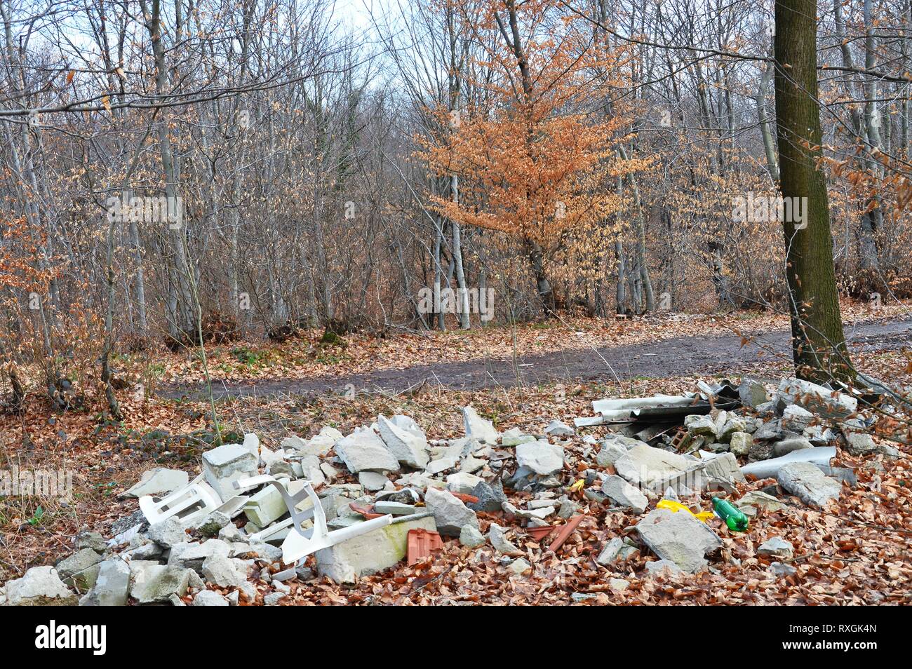 Garbage and rubbish in nature that man throus Stock Photo - Alamy