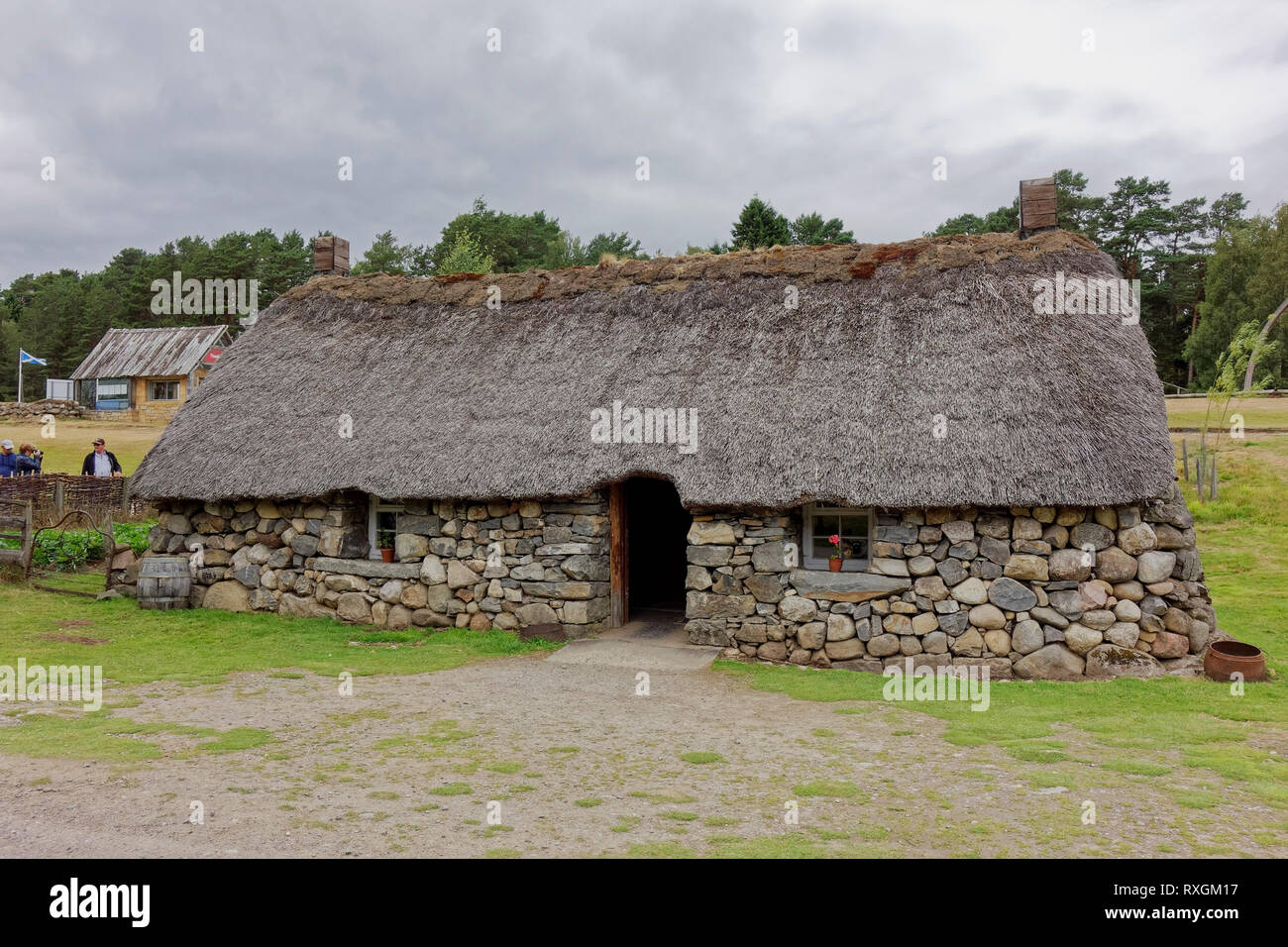 Turf thatched hi-res stock photography and images - Alamy