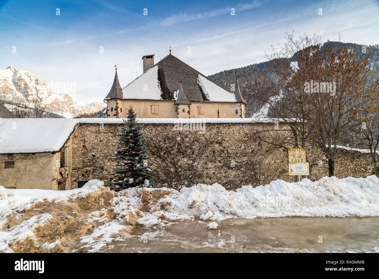 Stern castle hi-res stock photography and images - Alamy