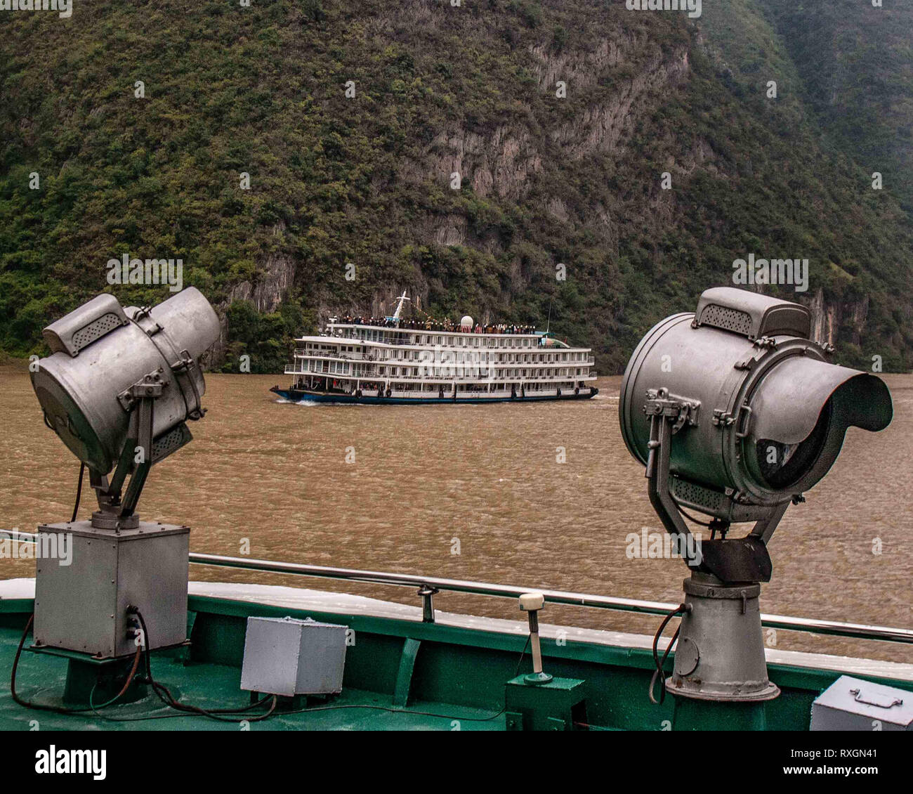 Hubei, China. 23rd Oct, 2006. A luxury cruise ship in the Wu Gorge of ...