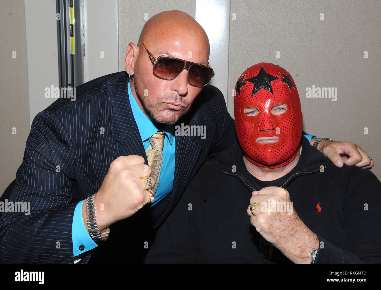 Wrestling superstars hi-res stock photography and images - Alamy