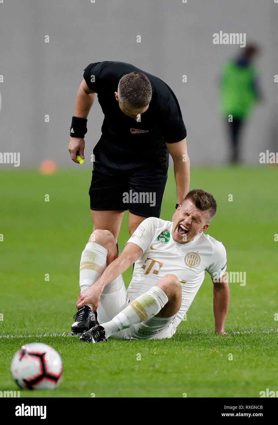 Paiful face hi-res stock photography and images - Alamy