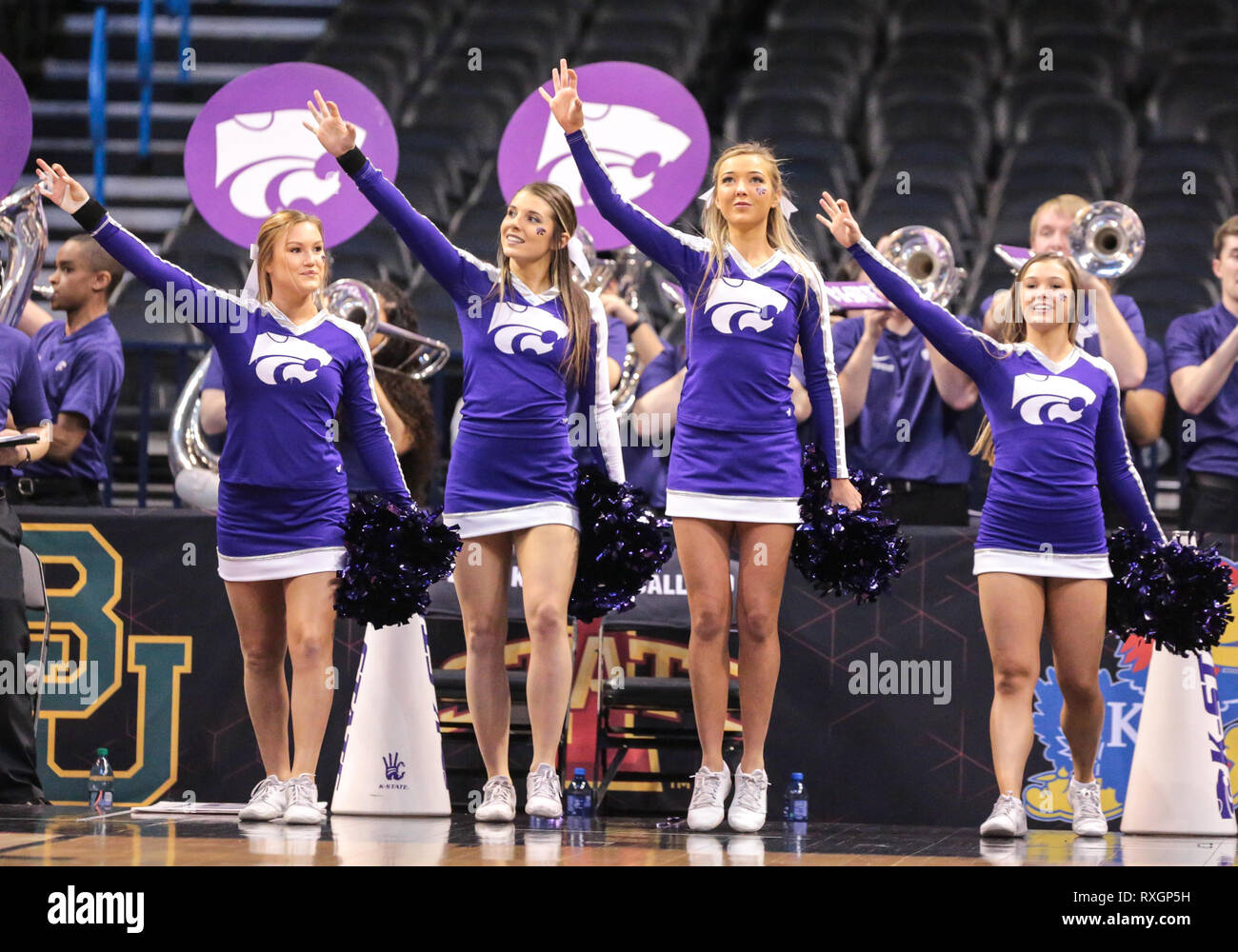 Kansas state wildcats cheerleaders hi-res stock photography and images ...