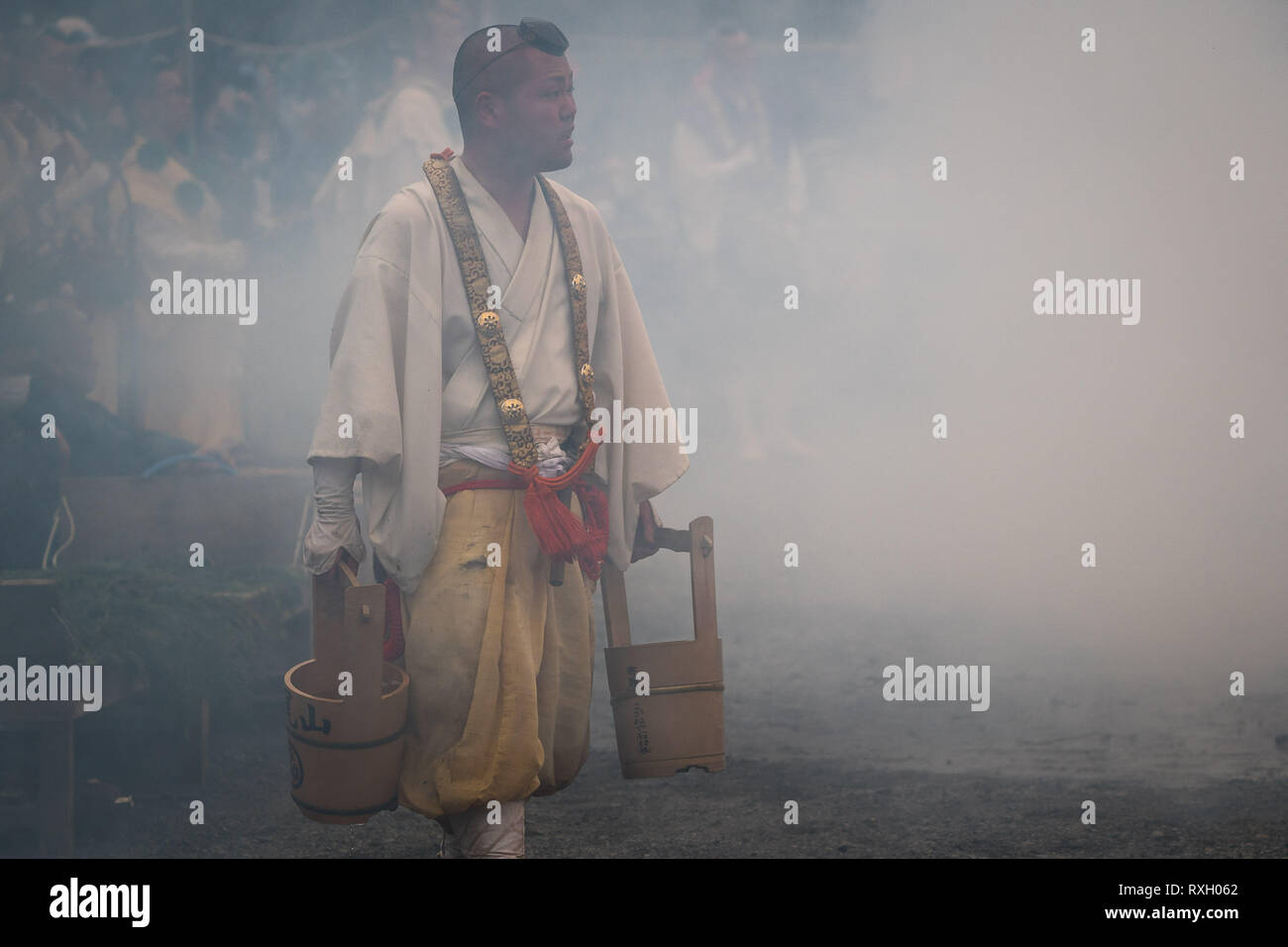 Japanese fire buckets hi-res stock photography and images - Alamy