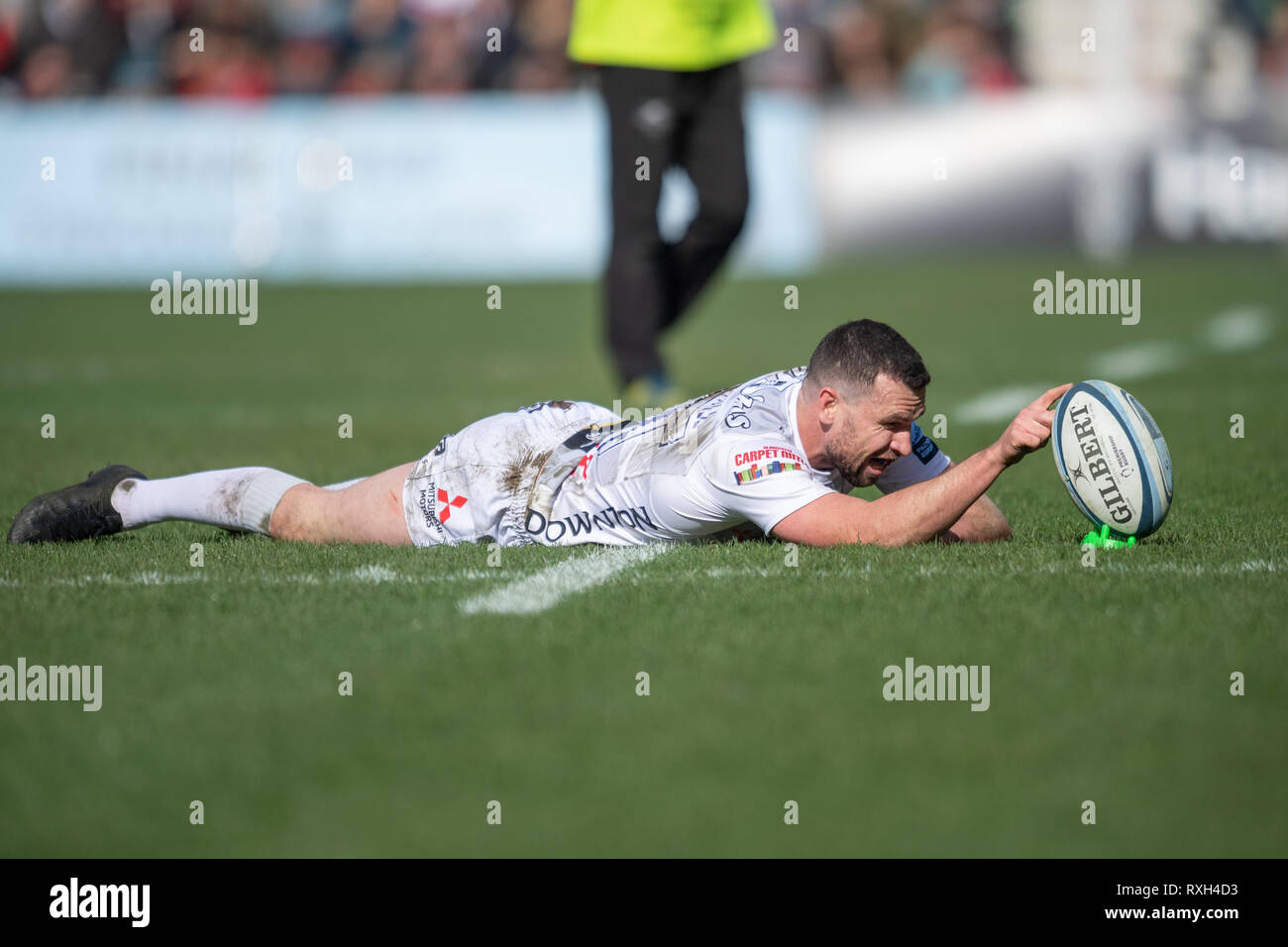 Rugby kick conversion hi-res stock photography and images - Alamy