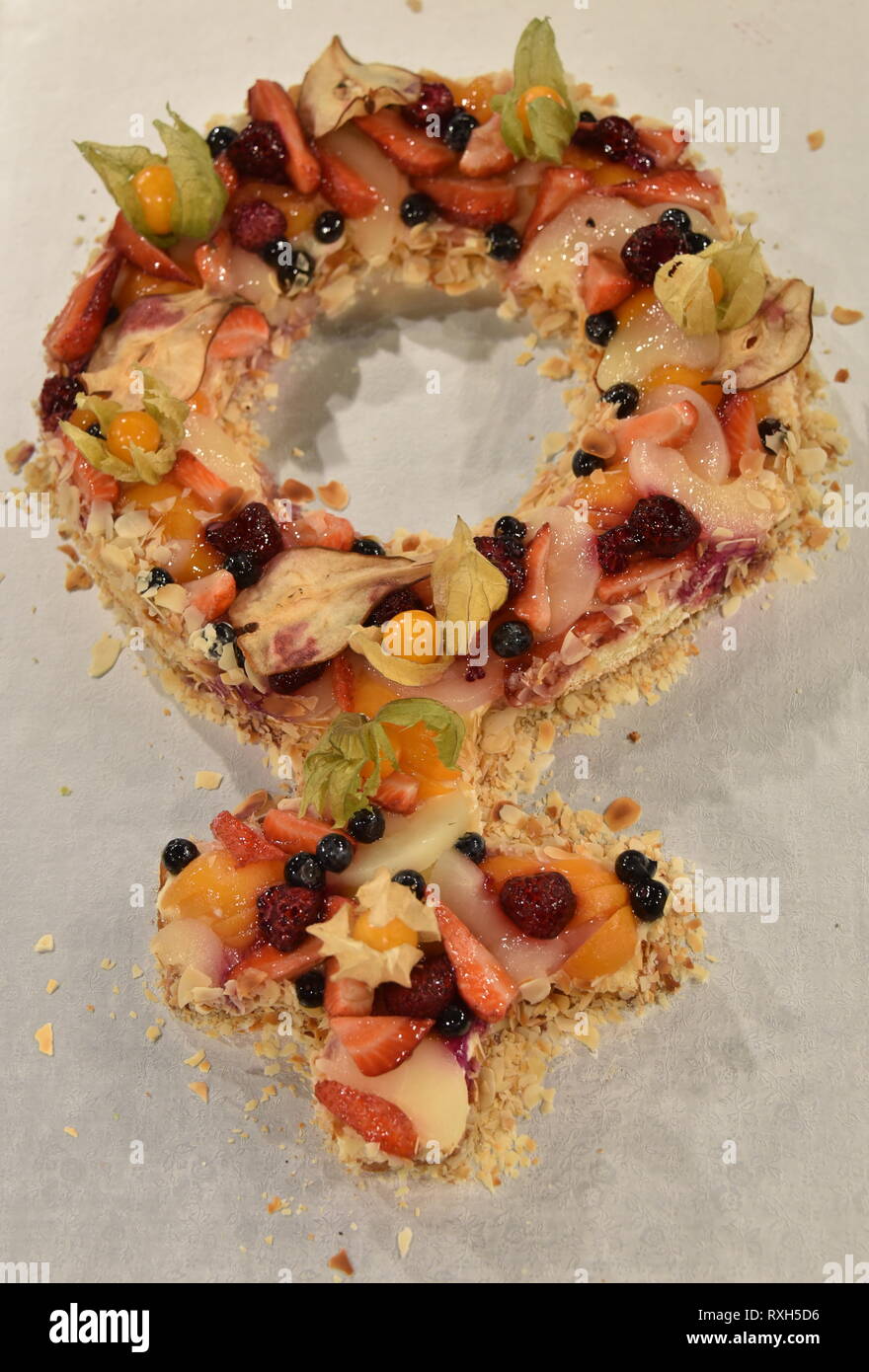 Venus symbol hi-res stock photography and images - Alamy