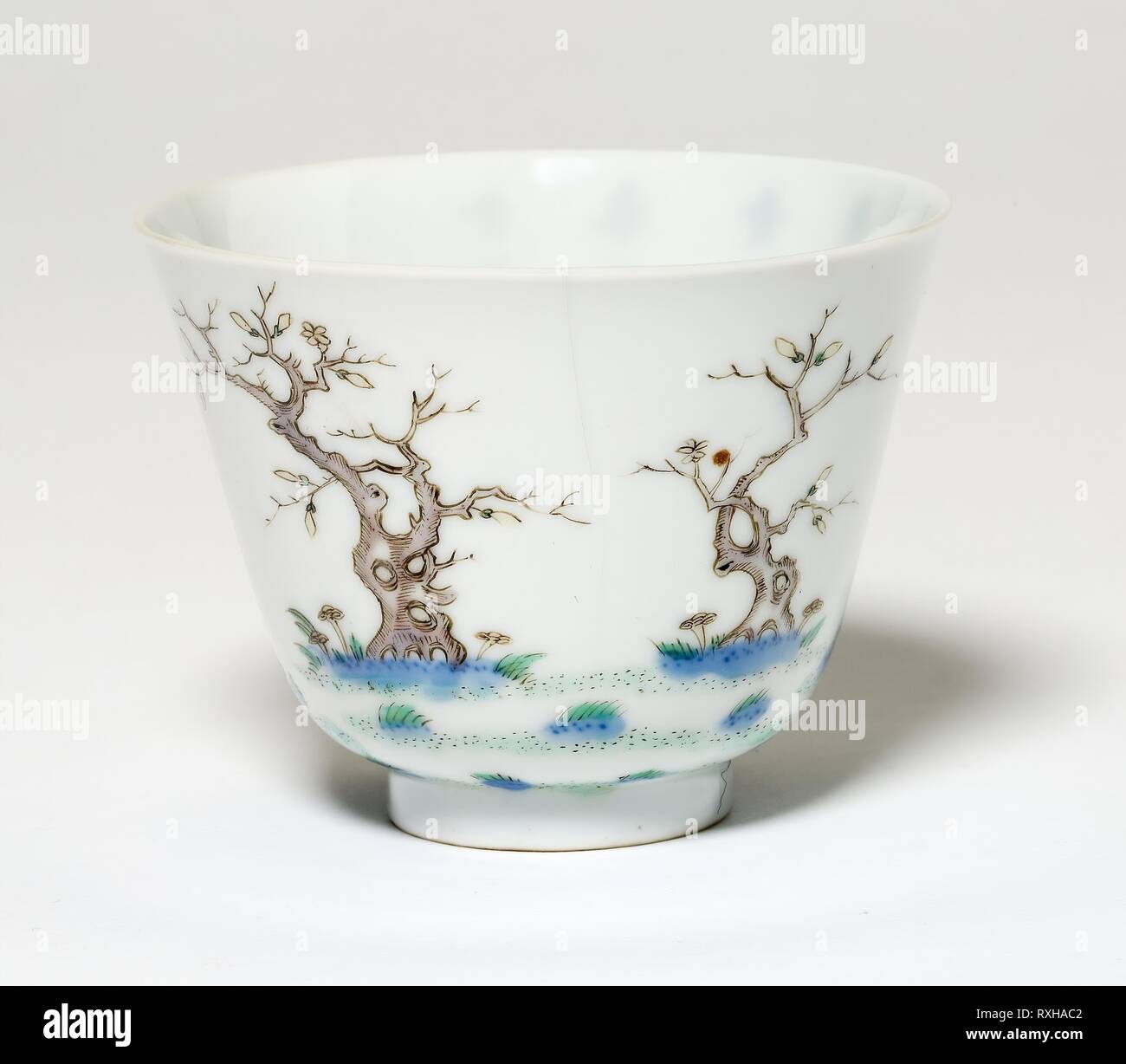 Overglaze enamel decoration hi-res stock photography and images - Alamy