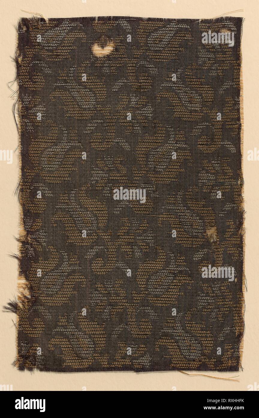 Warp faced satin weave hi-res stock photography and images - Alamy