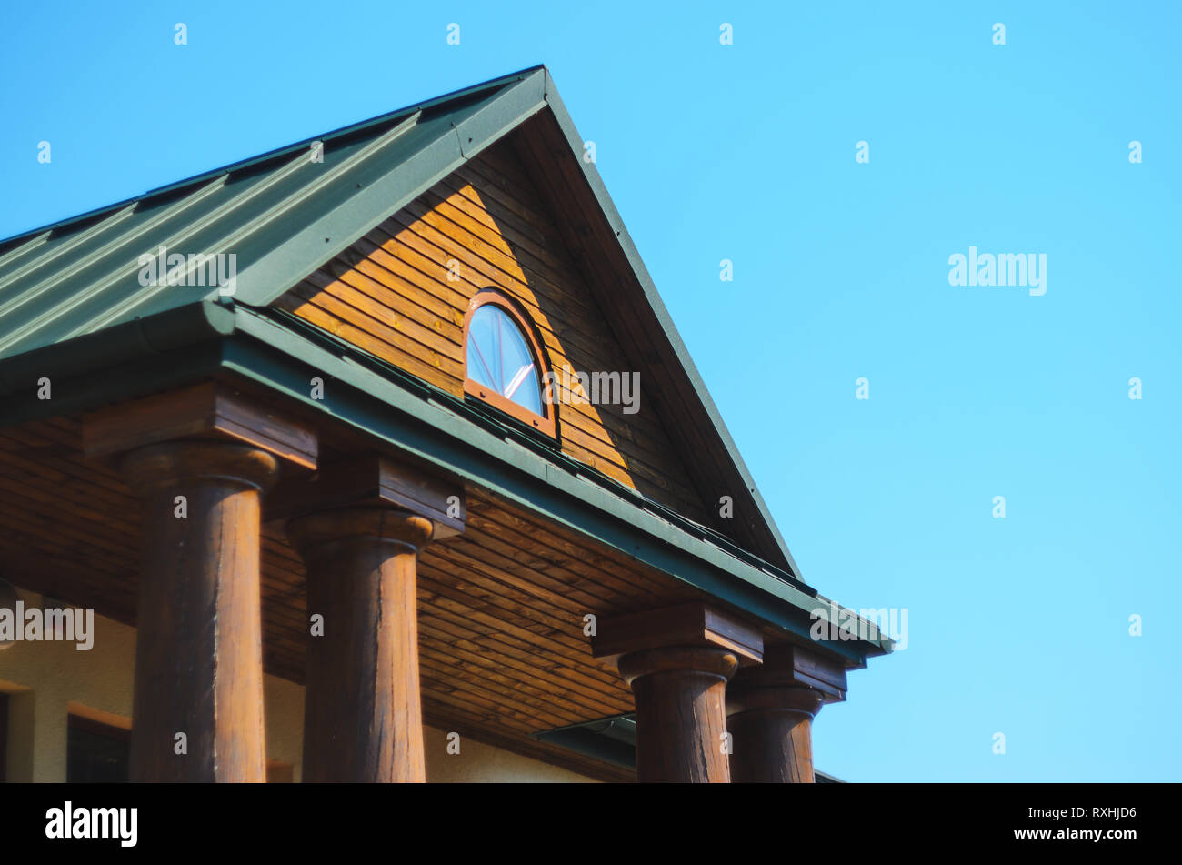 Log columns hi-res stock photography and images - Alamy