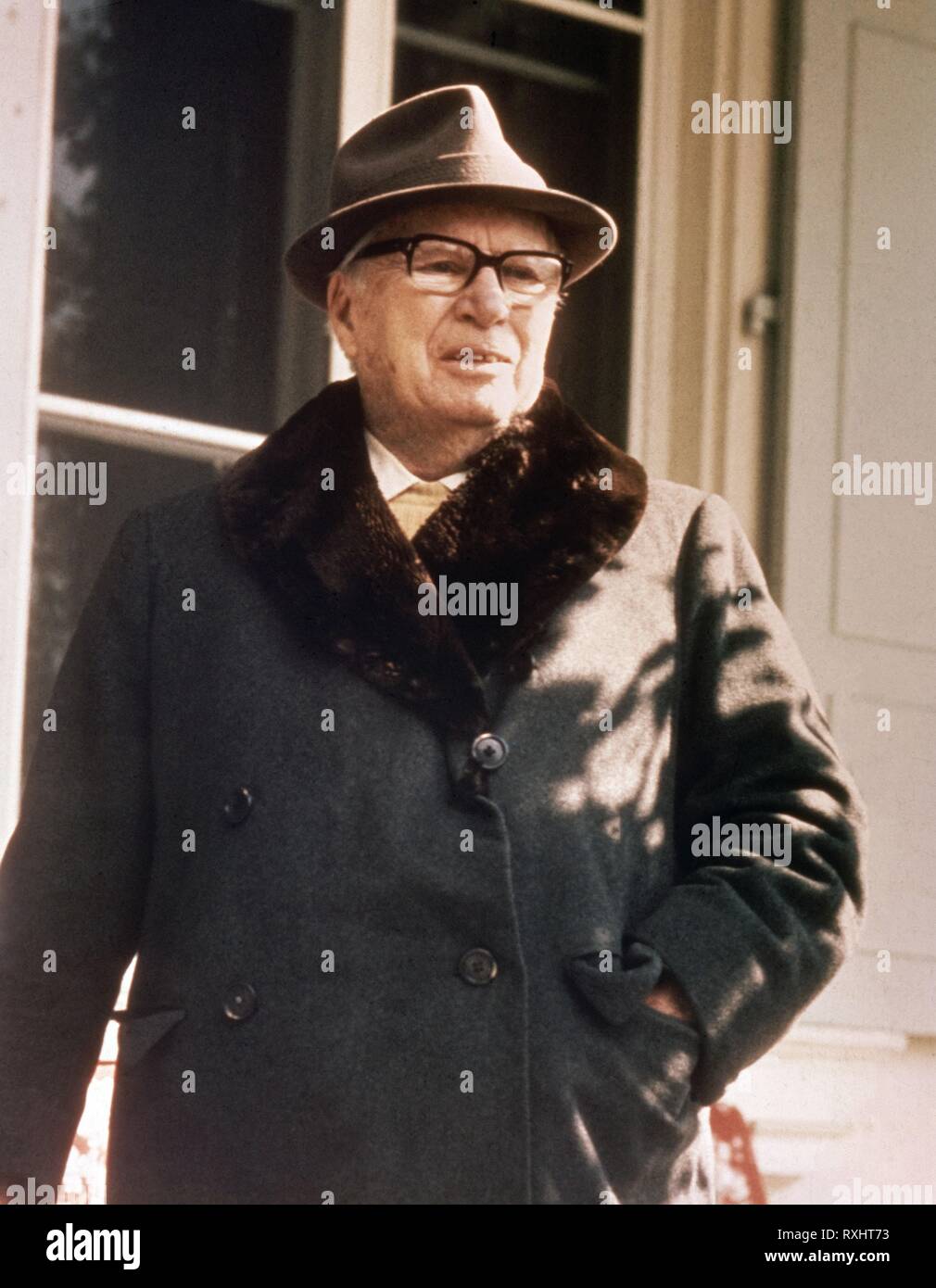 CHARLIE CHAPLIN, CHARLOT (1889-1977 Stock Photo - Alamy
