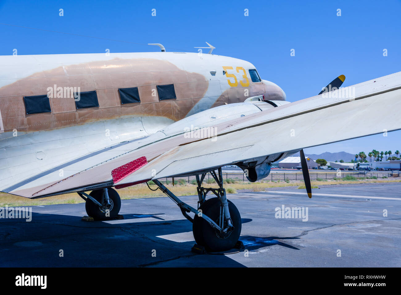Douglas dc 3 hi-res stock photography and images - Alamy