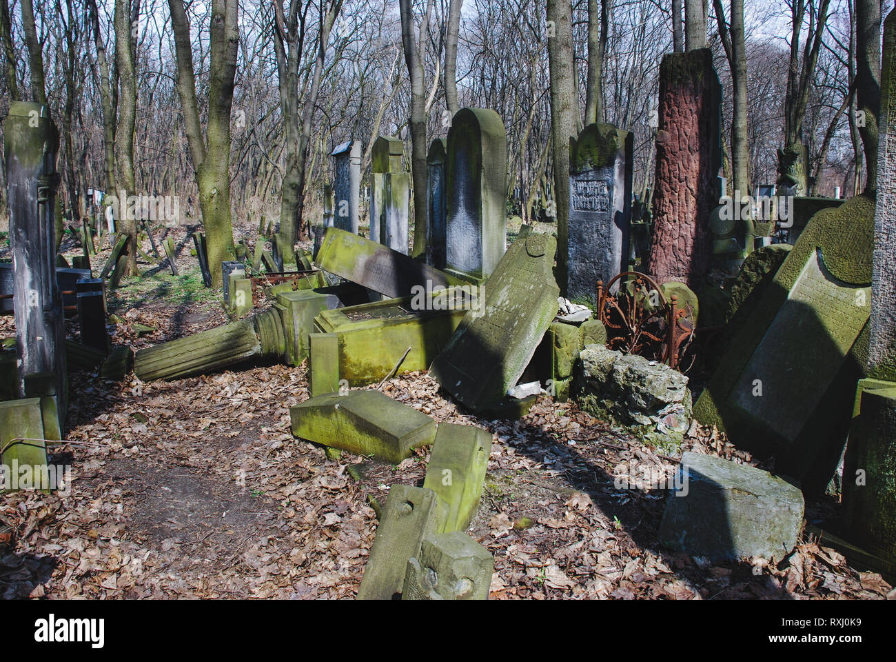 Jewish burial ground hi-res stock photography and images - Alamy