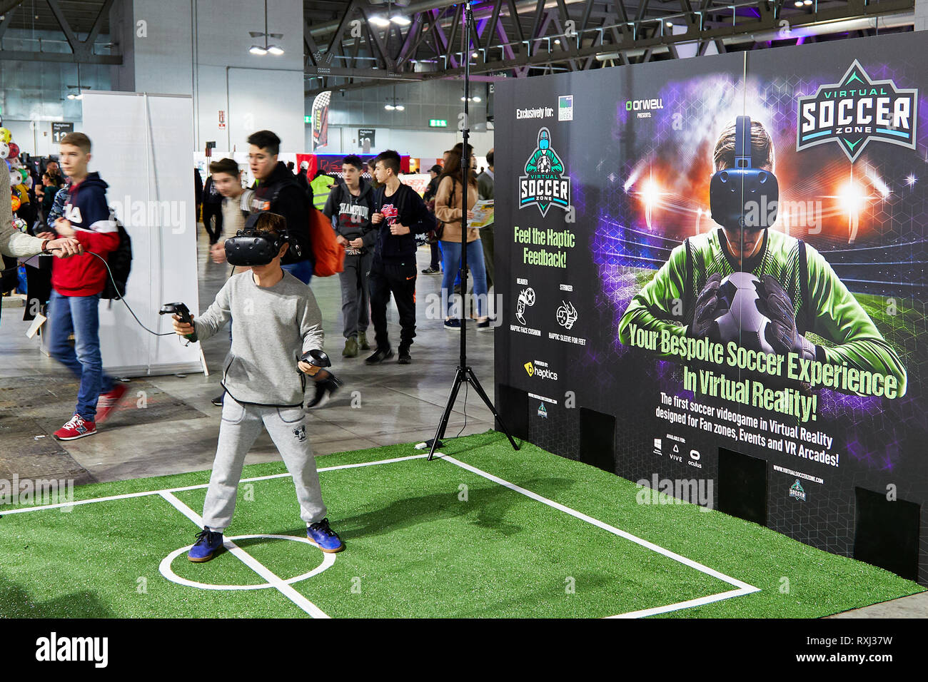 Augmented reality sport hi-res stock photography and images - Alamy