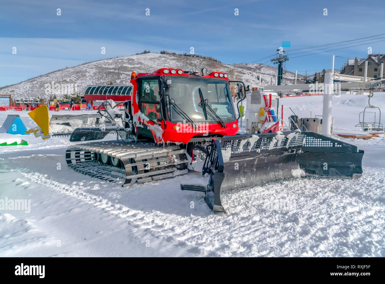 Snow groomer vehicle hi-res stock photography and images - Alamy